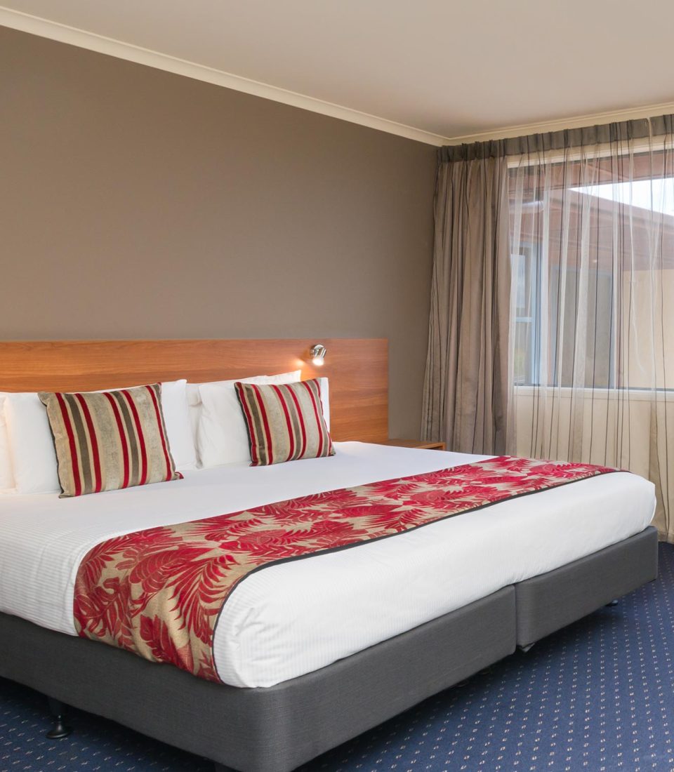 Shuttle and Parking - Heartland Hotel Auckland Airport